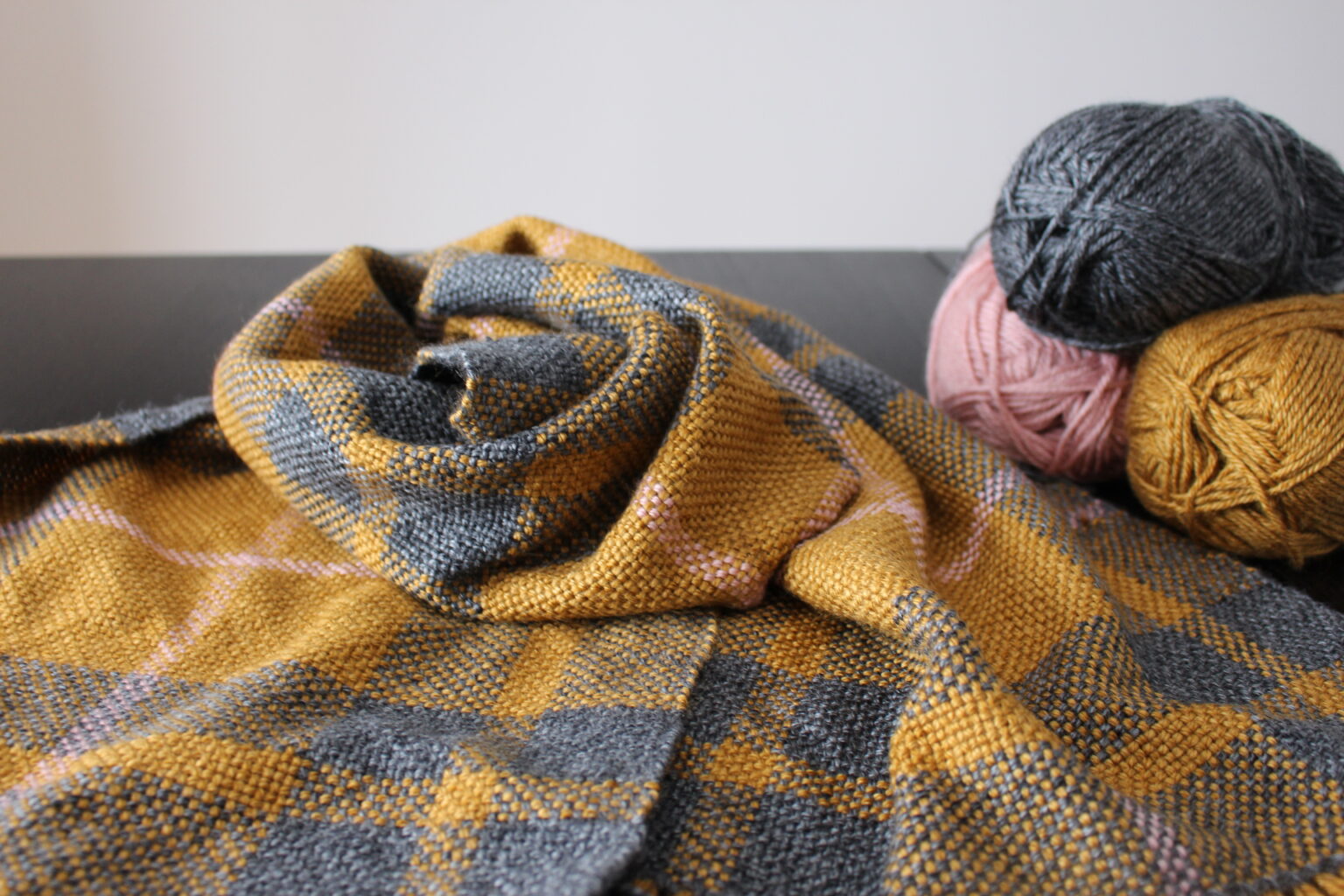Weaving a Whole Scarf in Only One Day - Curly-n-Yarny